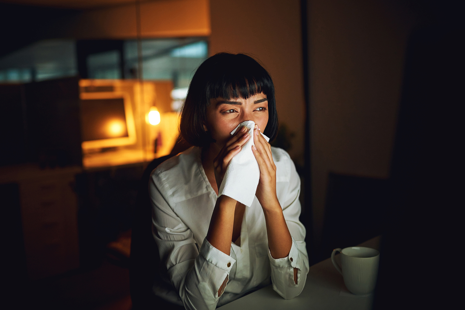 Why Do You Sneeze More at Night? Causes & Remedies for Better Sleep
